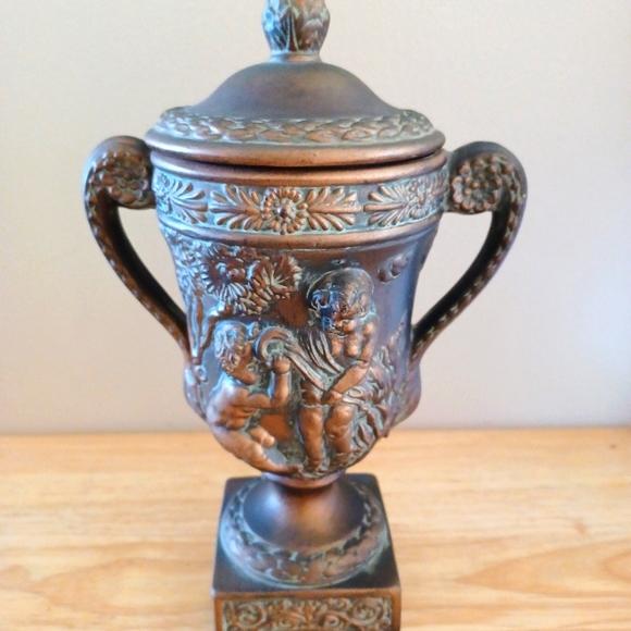 Unknown | Accents | Vtg Cherub Angels Ceramic Vase Or Urn With Lid ...